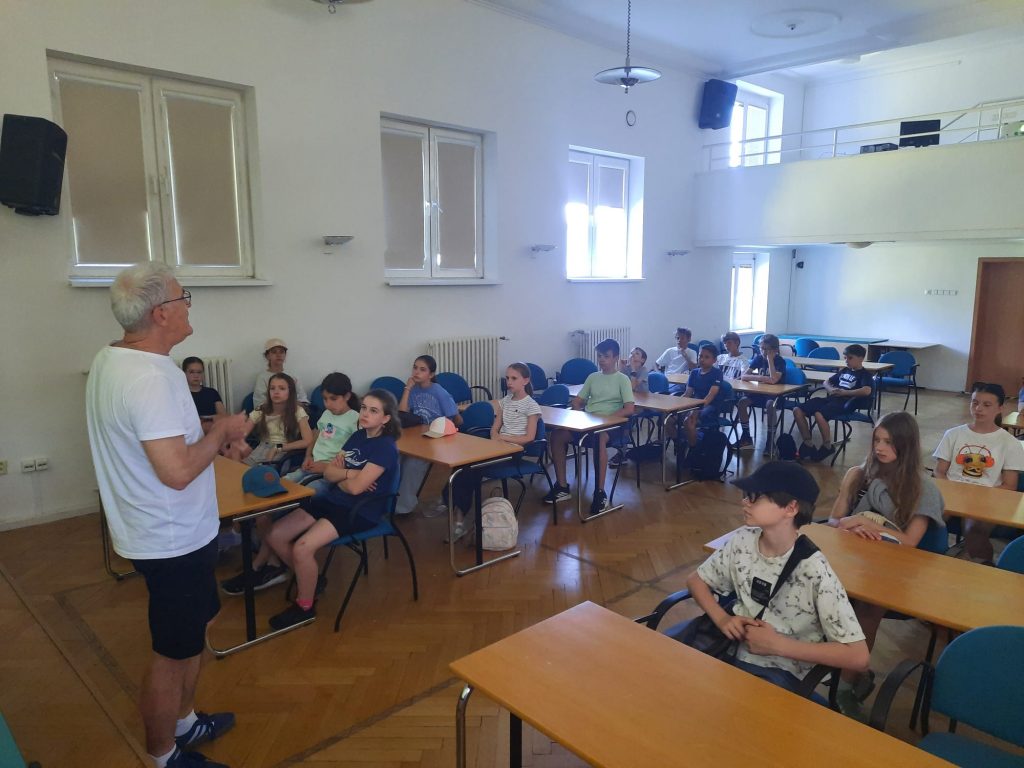 Návšteva SHMÚ - Jewels - 1. súkromné gymnázium v Bratislave
